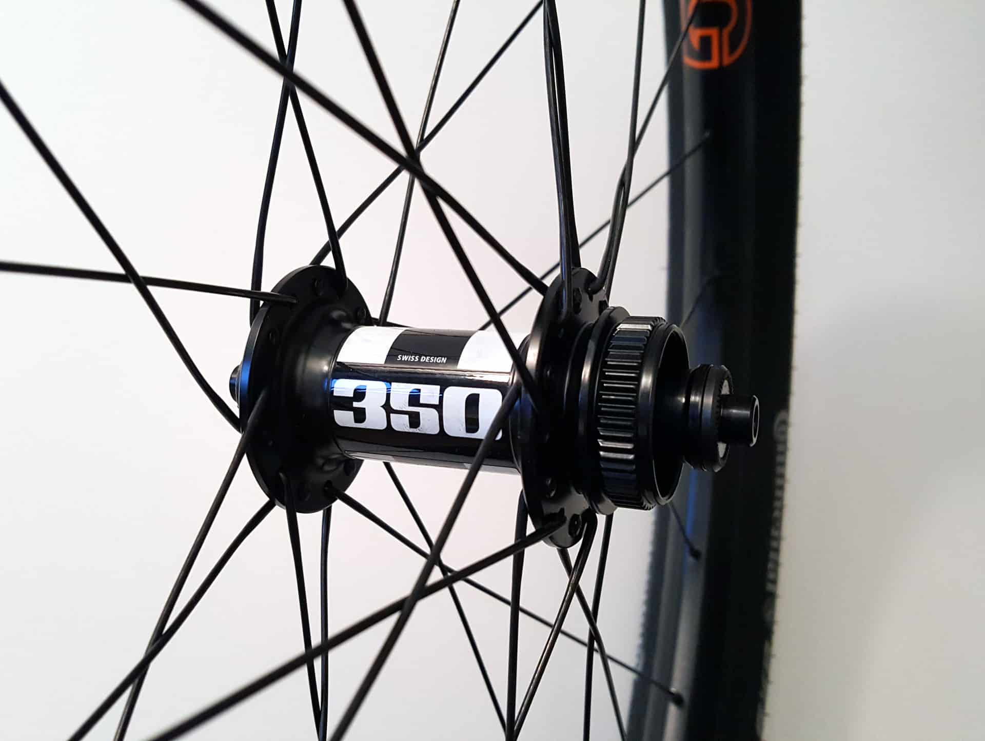 Help: centerlock of 6-gaats bevestiging, hoe moet dat?