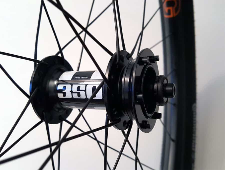 Help: centerlock of 6-gaats bevestiging, hoe moet dat?